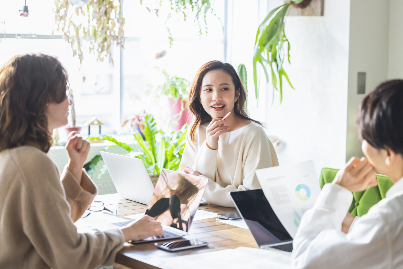 広報に向いているSNS6選｜メリットと注意点もあわせて確認しよう | SNS・インフルエンサーマーケティング、タレントキャスティングなら ...